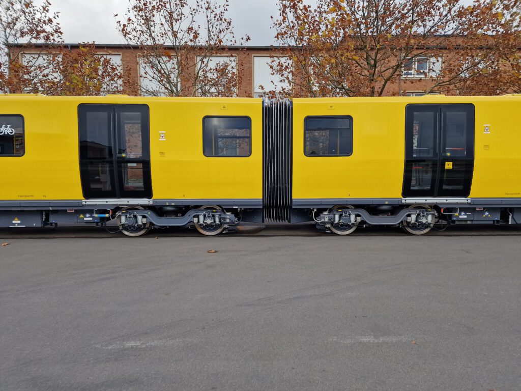 U-Bahn Baureihe JK 6005-2 mit 6503-1 - noch nicht an die Weil wir dich ...
