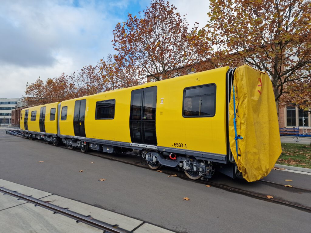 U-Bahn Baureihe JK 6005-2 mit 6503-1 - noch nicht an die Weil wir dich ...