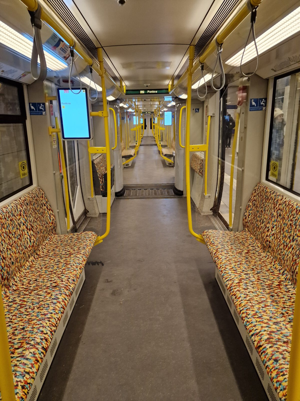 BVG: Warum das neue Sitzmuster bisher selten zu sehen ist, aus Berliner ...